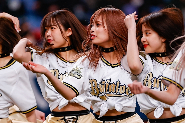 「めっちゃええやん」オリックス球団チア・BsGirlsの“たぬきダンス”が話題に！「心穏やかになりますね」 | THE DIGEST